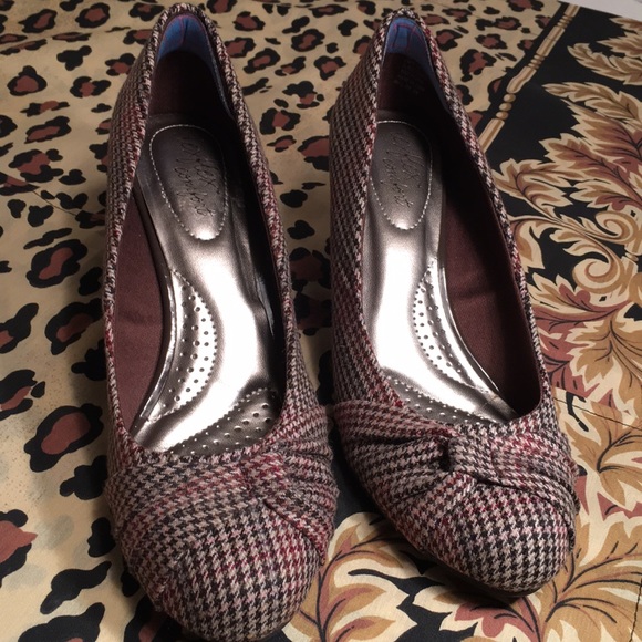 dexflex comfort | Shoes | Dex Flex Comfort Cloth Wedges In Plaid Design ...